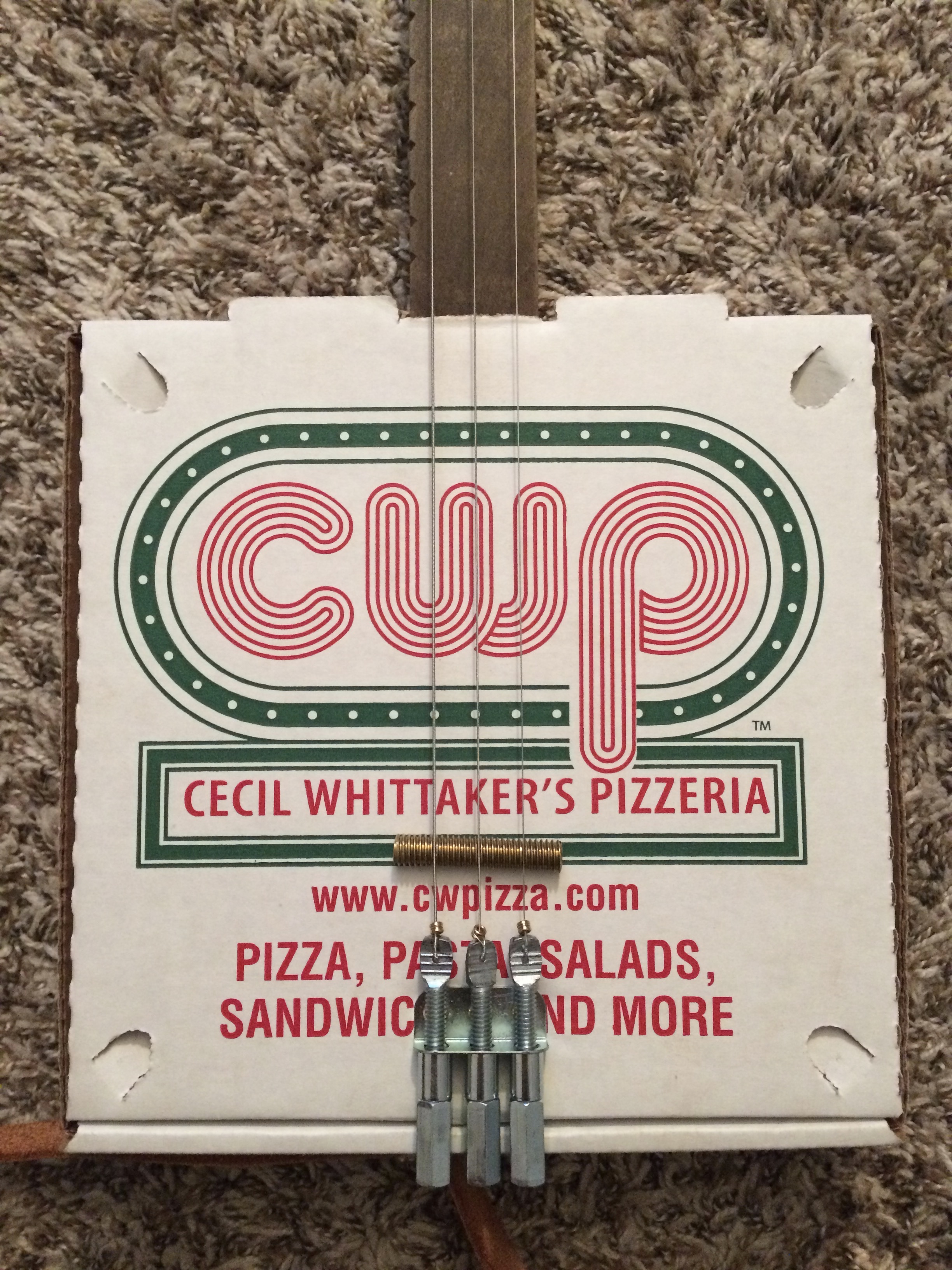 Cecil Whittaker’s Pizza Box Electric Guitar | Junk Shop Audio